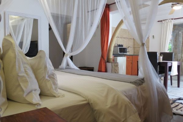 丁克韦小屋和招待所(Dinkwe Lodge & Guest House)预订价格,联系电话位置地址【携程酒店】