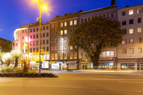 杜塞尔多夫广场中心诺瓦姆酒店(Palm Premium Hotel & Apartments)预订价格,联系电话位置地址【携程酒店】