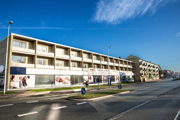 B 酒店预订价格,联系电话位置地址【携程酒店】