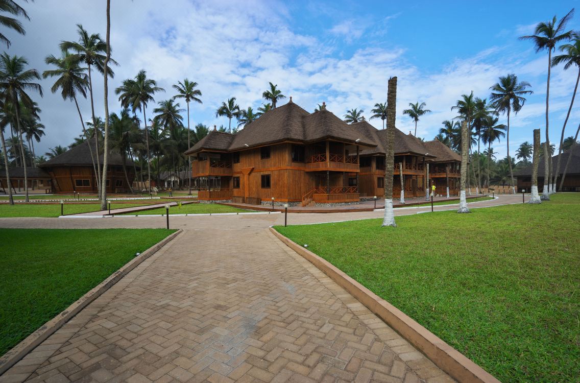 Maaha Beach Resort, Hotel reviews and Room rates