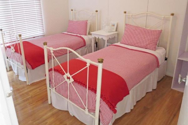 小红母鸡住宿加早餐酒店(The Little Red Hen Bed and Breakfast)预订价格,联系电话位置地址【携程酒店】