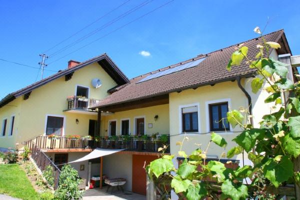 艾希曼别致农家乐(Spezialitätenhof Familie Eichmann)预订价格,联系电话位置地址【携程酒店】