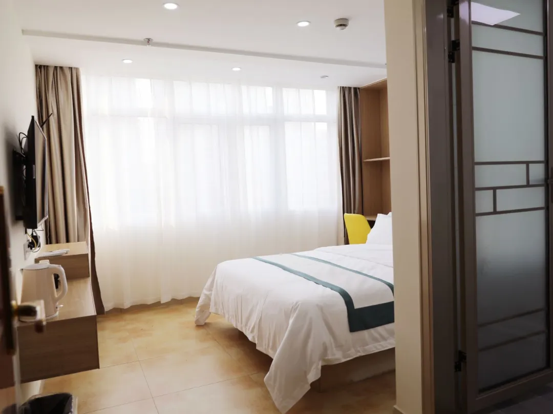 Huanggang Ruitian Hotel - Huanggang