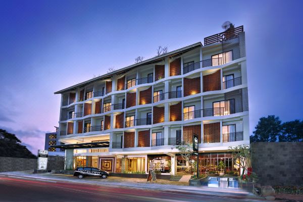 水明漾利伯塔酒店(Liberta Seminyak Hotel)预订价格,联系电话位置地址【携程酒店】
